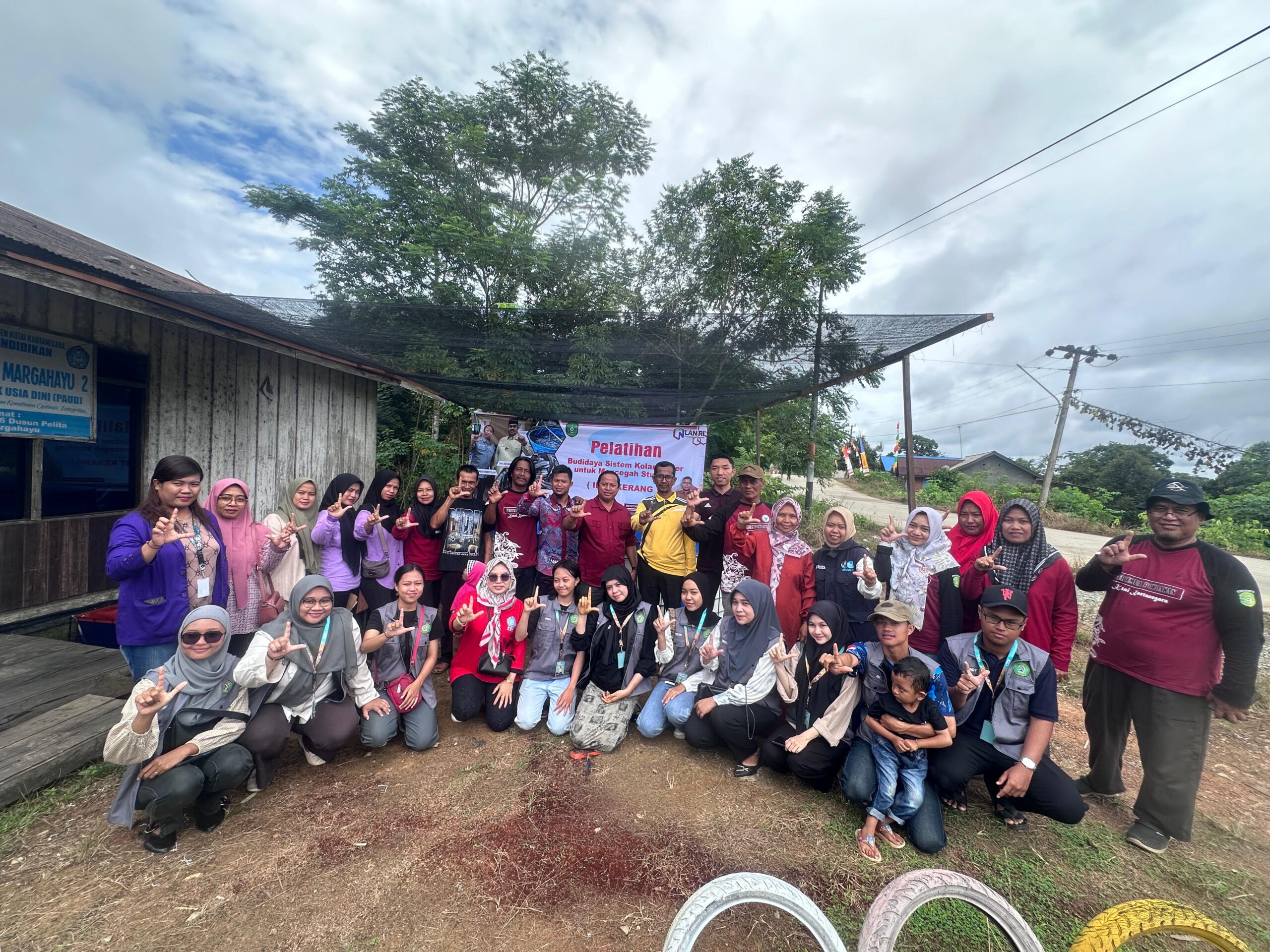 Pelatihan Pengikatan Kerang oleh DKP Kukar untuk Tingkatkan Produksi ...